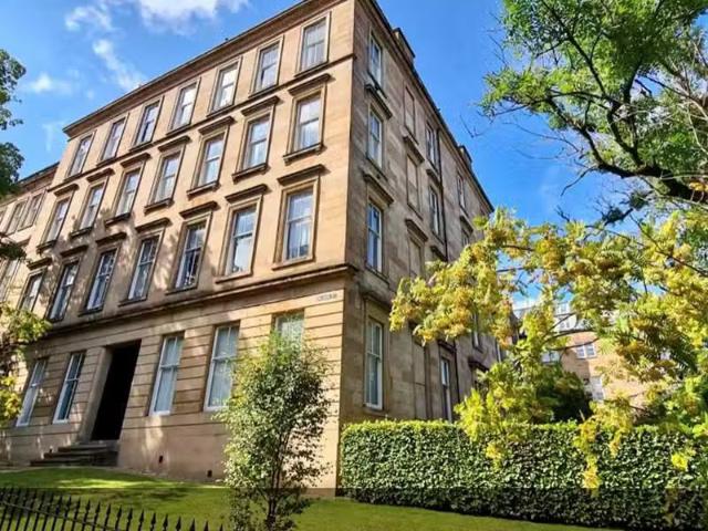 Unique 1 BA 2 bedroom flat for rent in 2 Hillhead Street, Glas.