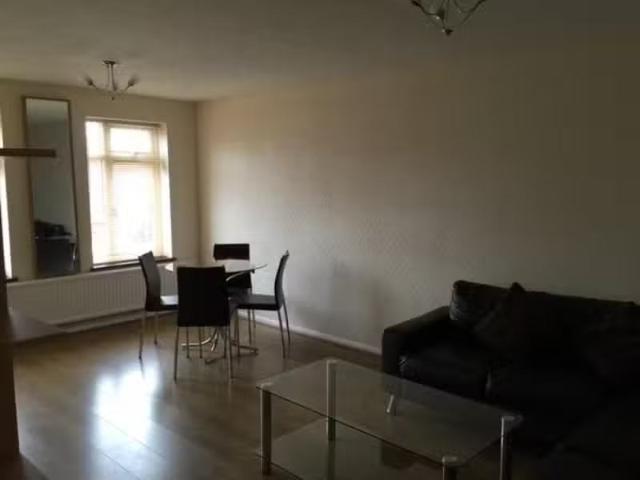 New 1 BA 2 bedroom flat for rent in Cobdens, Chigwell, IG7