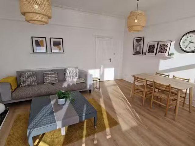 Cozy 1 BA 2 bedroom flat for rent in Cathedral Road, Cardiff.