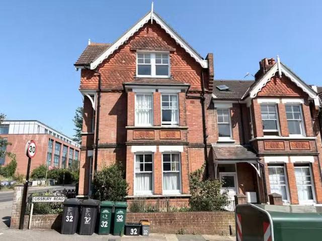 Deal! 1 BA 2 bedroom flat for rent in Cissbury Road, Hove, BN3