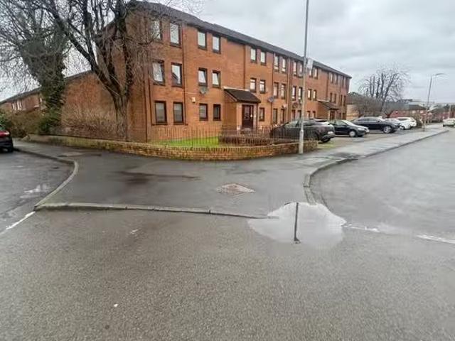 New 1 BA 2 bedroom flat for rent in Claythorn Park, Glasgow, G40