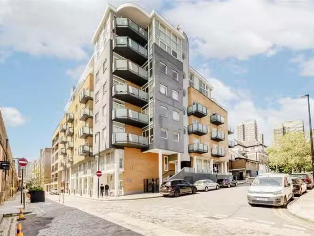Cheap 1 BA 2 bedroom flat for rent in Artichoke Hill, Wapping.