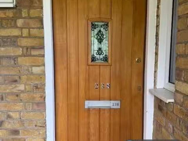 Rental! 1 BA 2 bedroom flat for rent in Brockles Mead, Harlow.