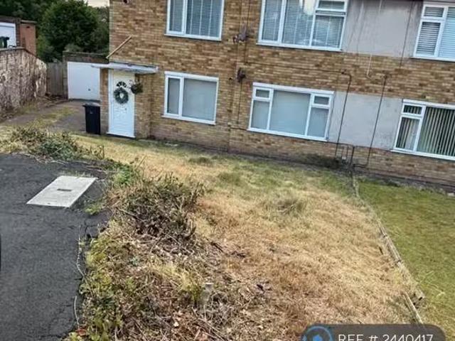 Cozy 1 BA 2 bedroom flat for rent in Grange Crescent, Halesowe.
