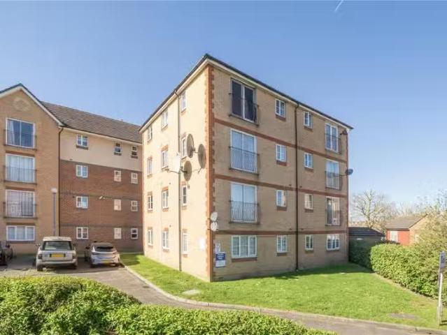 Rental! 1 BA 2 bedroom flat for rent in Great Galley Close, Ba.