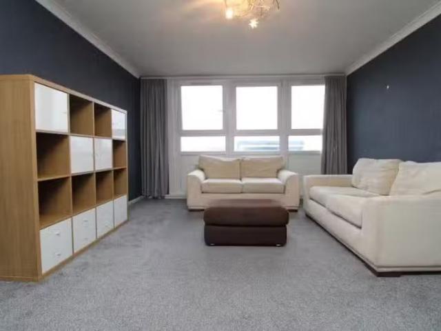 Cozy 1 BA 2 bedroom flat for rent in Dundasvale Court, Glasgow.