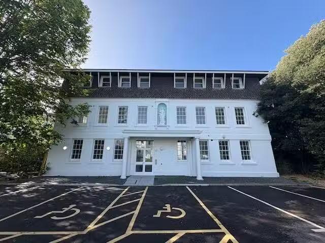 For Rent! 1 BA 2 bedroom flat for rent in Esperance Lodge, Eas.