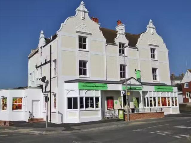 Rental! 1 BA 2 bedroom flat for rent in Harbourside Inn, 124 F.