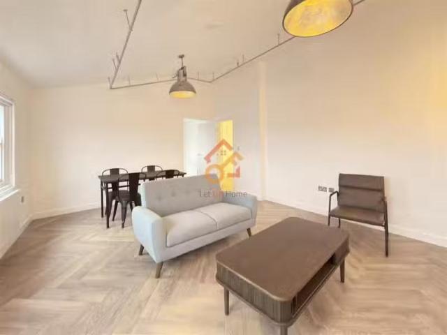 Charming 1 BA 2 bedroom flat for rent in Harry Smith, Hockley.