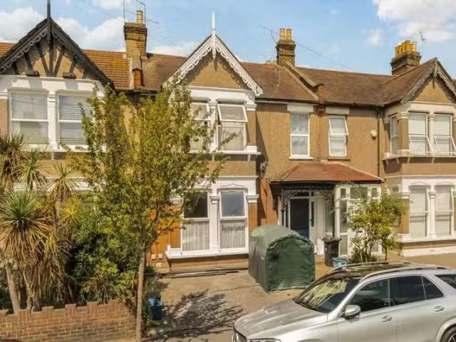 For Rent! 1 BA 2 bedroom flat for rent in Highlands Gardens, I.