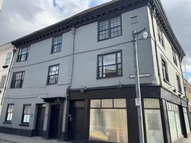 Rental! 1 BA 2 bedroom flat for rent in Lower Bridge Street, C.