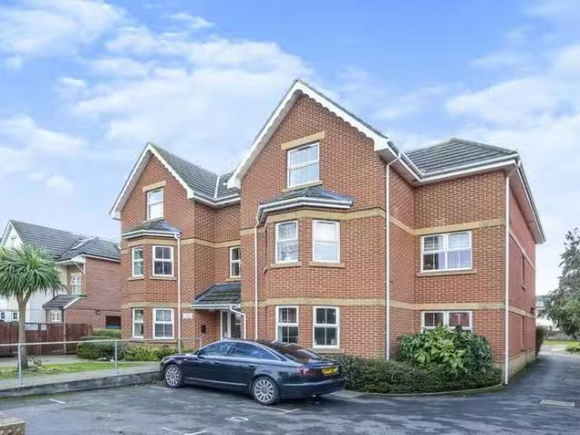 Nice 1 BA 2 bedroom flat for rent in Lowther Road, Bournemouth.