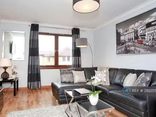 For Rent! 1 BA 2 bedroom flat for rent in Linksfield Road, Abe.
