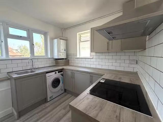 Just in! 1 BA 2 bedroom flat for rent in Manor Way, Ruislip, HA4
