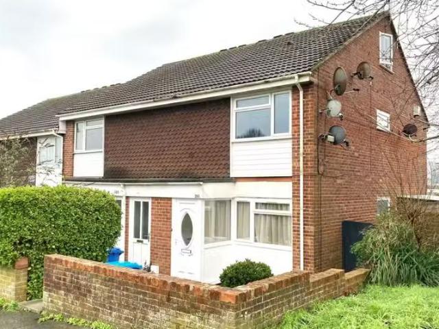 Rental! 1 BA 2 bedroom flat for rent in Merley, BH21