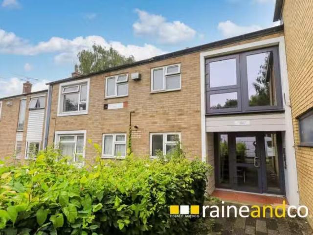 Rental! 1 BA 2 bedroom flat for rent in Northdown Road, Hatfie.