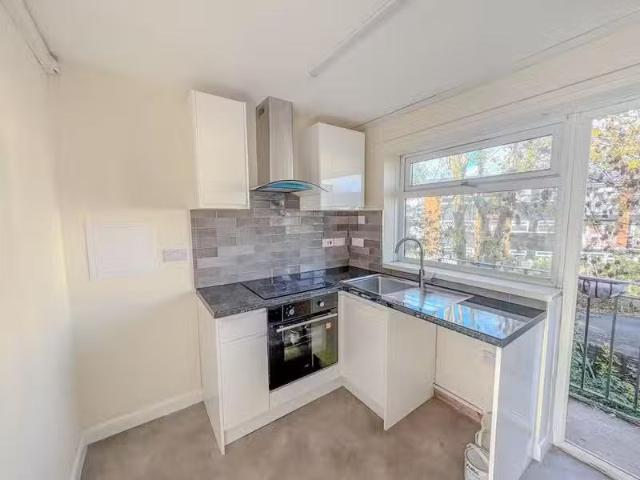 For Rent! 1 BA 2 bedroom flat for rent in Newton Gardens, Birm.