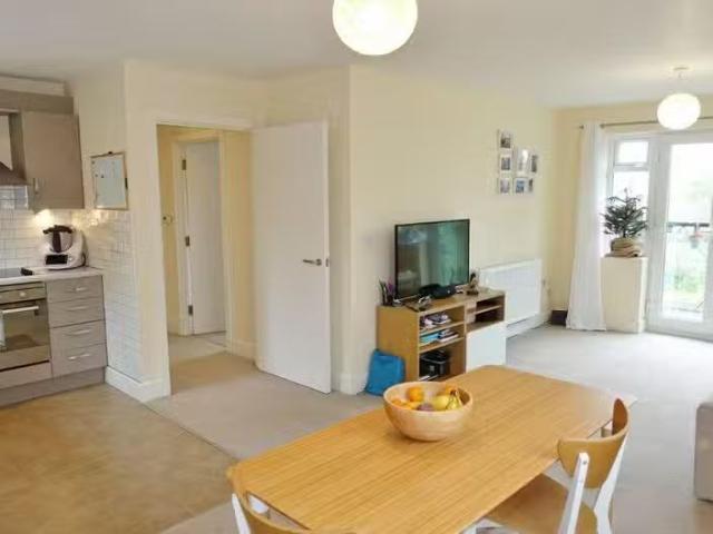 New 1 BA 2 bedroom flat for rent in Sovereign Court, Newmarket.