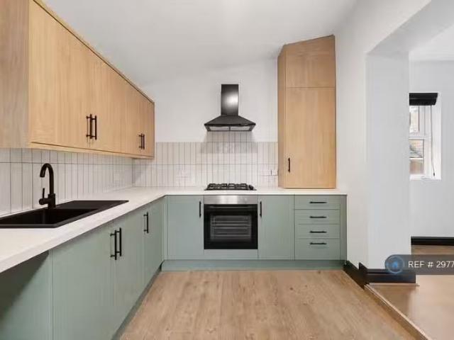 New 1 BA 2 bedroom flat for rent in Sefton Court, Liverpool, L17