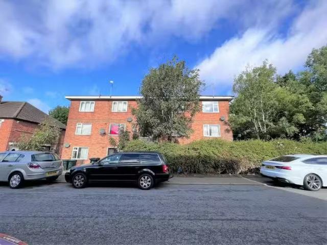 Deal! 1 BA 2 bedroom flat for rent in SUNBURY ROAD, Coventry.