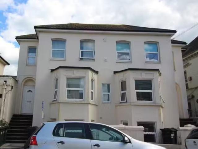Cozy 1 BA 2 bedroom flat for rent in Pevensey Road, Eastbourne.