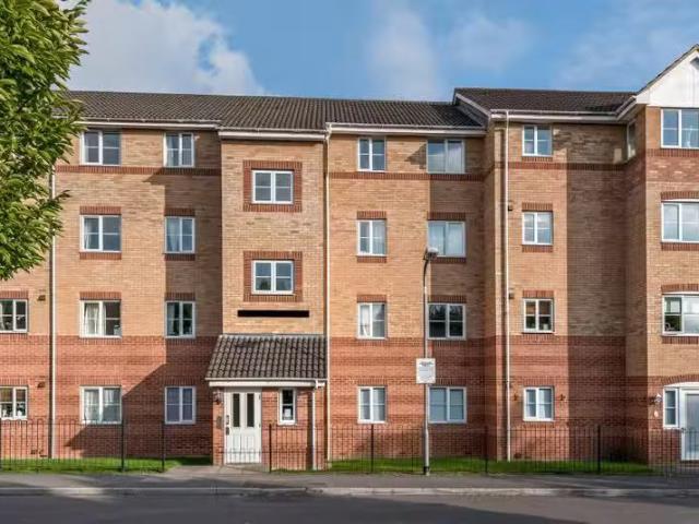 Cozy 1 BA 2 bedroom flat for rent in Priestley Court, High Wyc.