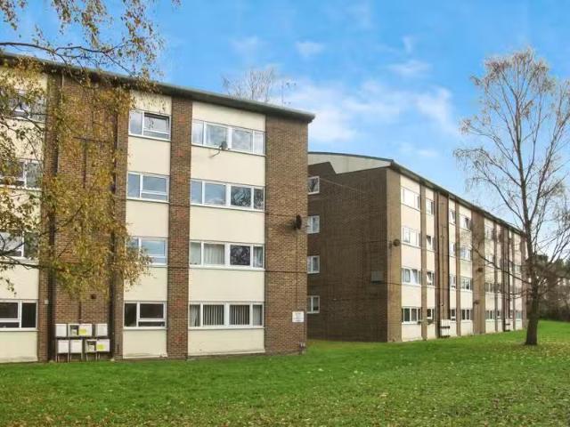 For Rent! 1 BA 2 bedroom flat for rent in Riverside Road, St A.