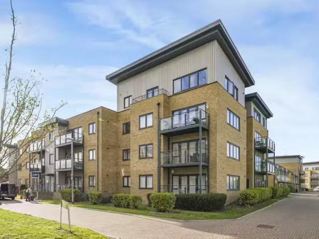 Just in! 1 BA 2 bedroom flat for rent in Riverside Wharf, Dart.