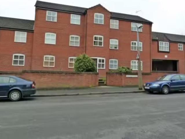 Cheap 1 BA 2 bedroom flat for rent in Tachbrook Street, Leami.