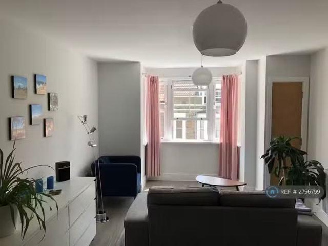 For Rent! 1 BA 2 bedroom flat for rent in The Old Library, Bri.