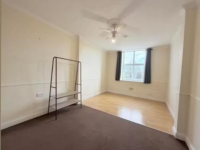 Deal! 1 BA 2 bedroom flat for rent in Victoria Apartments, Pad.