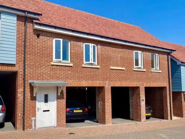 Deal! 1 BA 2 bedroom Flat to rent, Weavers Close, Eastbourne.
