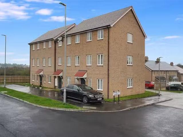 Cozy 1 BA 2 bedroom Flat to rent, Cornfield Drive, Gravesend.