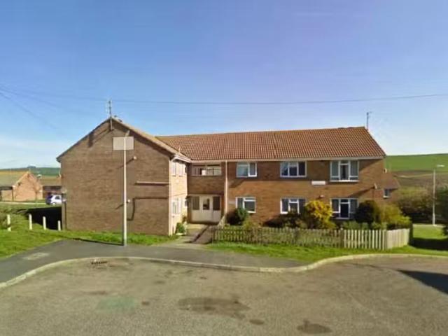 Deal! 1 BA 2 bedroom ground floor flat for rent in Castlemaine.