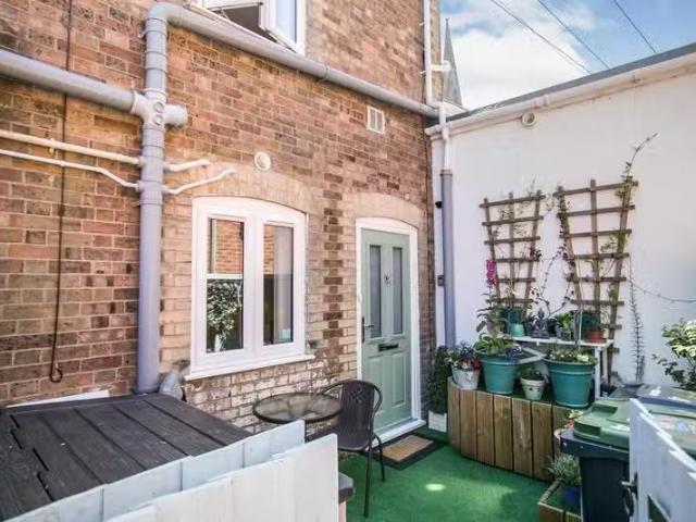 Rental! 1 BA 2 bedroom house for rent in Agra Place, DORCHESTE.