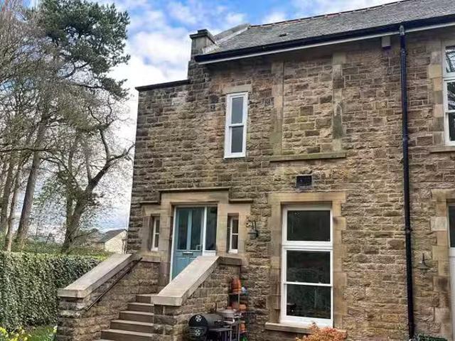 Nice 1 BA 2 bedroom house for rent in Campbell House, Campbell.
