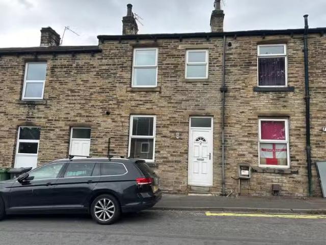 Deal! 1 BA 2 bedroom house for rent in Farfield Street, Cleckh.
