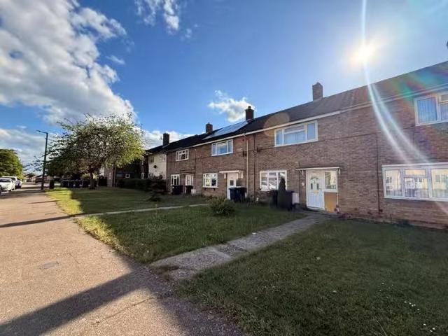 Cozy 1 BA 2 bedroom house for rent in Little Grove Field, HARL.