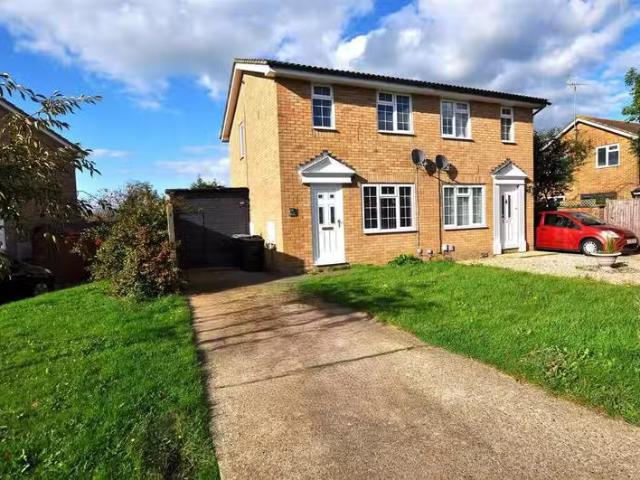 Cozy 1 BA 2 bedroom house for rent in Quinnell Drive, Hailsham.