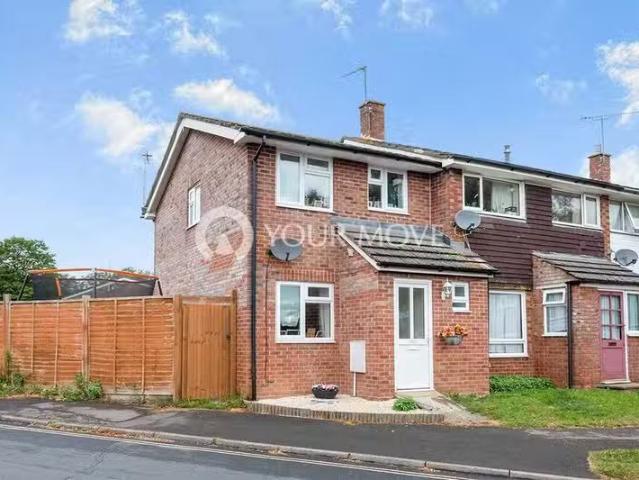 Unique 1 BA 2 bedroom House to rent, Stukeley Road, Basingstok.