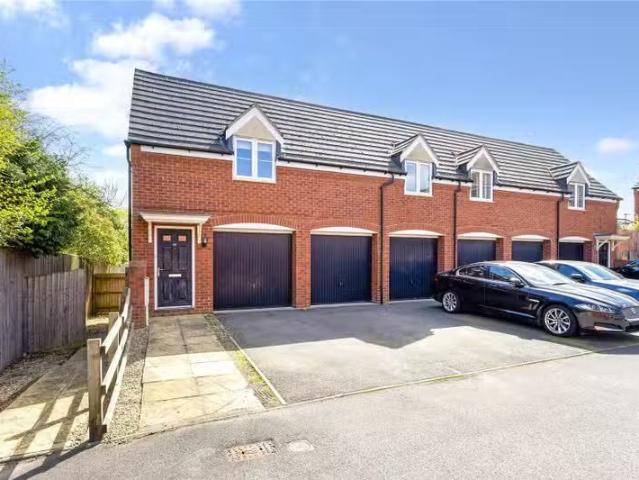 Deal! 1 BA 2 bedroom property to let in Turner Drive, Oxford.