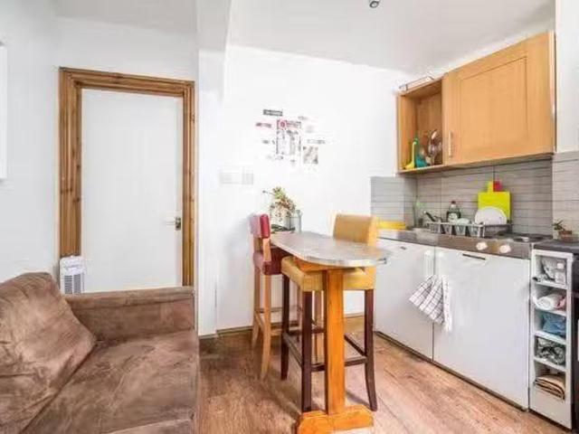 Unique 1 BA 2 bedroom semi detached house for rent in 125 Alde.