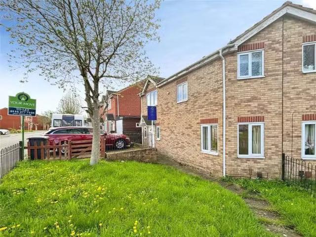 New 1 BA 2 bedroom Semi Detached House to rent, Autumn Road, L.