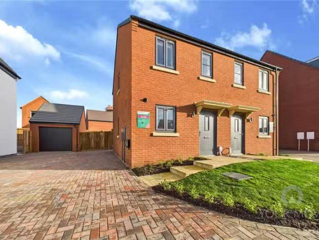 Rental! 1 BA 2 bedroom Semi Detached House to rent, Hanafey Wa.