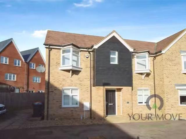 Charming 1 BA 2 bedroom Semi Detached House to rent, Lakeside.
