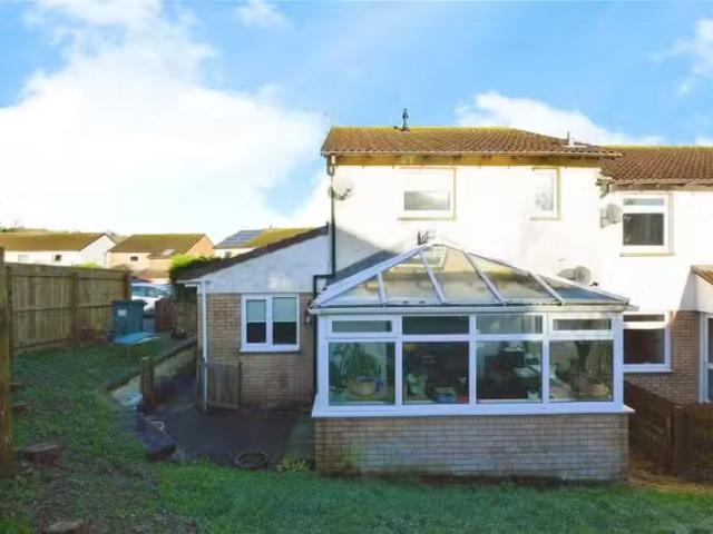 Just in! 1 BA 2 bedroom Semi Detached House to rent, Luxton Ro.