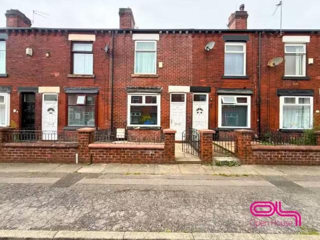 Deal! 1 BA 2 bedroom terraced house for rent in Moorfield Grov.