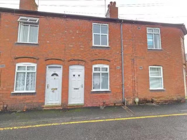 Charming 1 BA 2 bedroom terraced house for rent in Mount Stree.