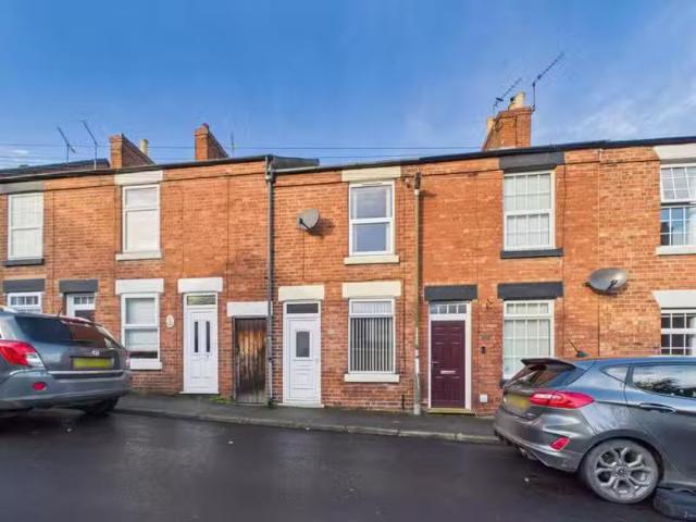Cheap 1 BA 2 bedroom terraced house for rent in North Street.