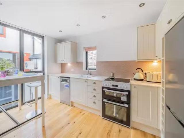 For Rent! 1 BA 2 bedroom terraced house for rent in Off Buller.